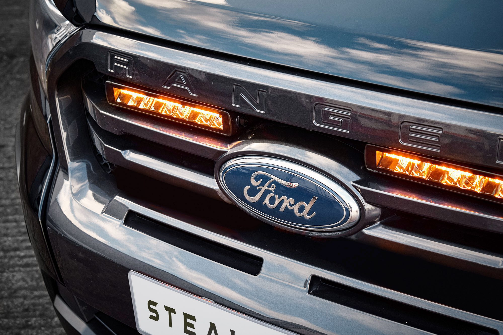 Twin 10" Flashing Luminous LED Integration Grille Kit - 7,560 Lumens ...