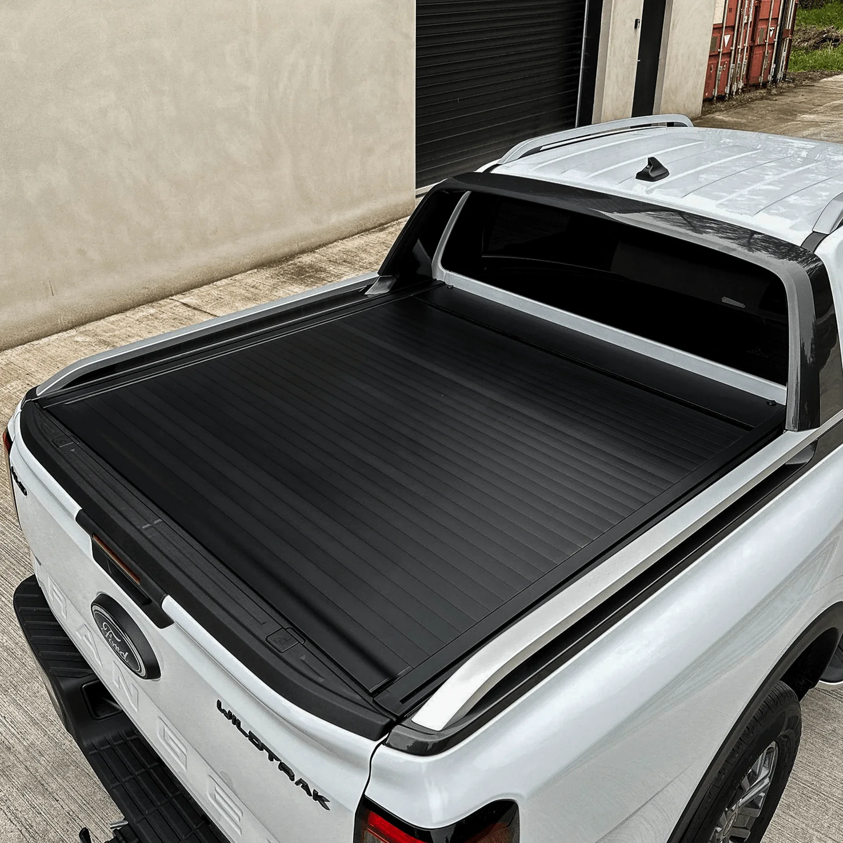 Ridgeback Auto Electric Roll Top Cover In Black for Ford Ranger T9 ...